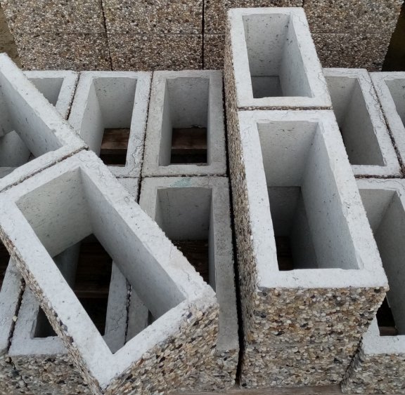 Betonové plotové tvárnice | Družstvo Cementářů Praha